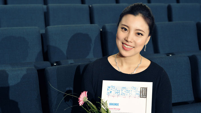 Korean singer wins Federal President’s prize