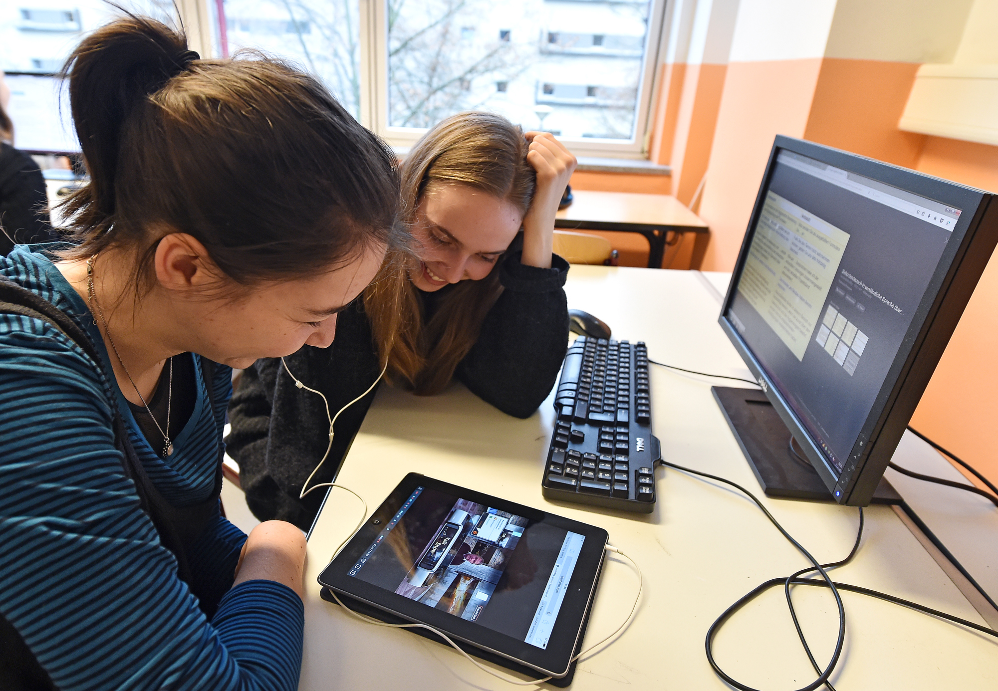 Digital literacy for school pupils: three good examples