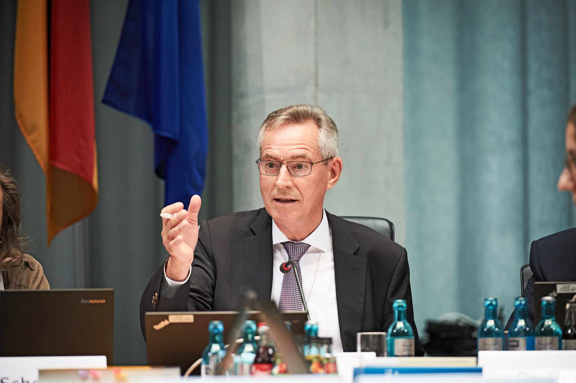 Federal Returning Officer Sarreither explains his task on election day.