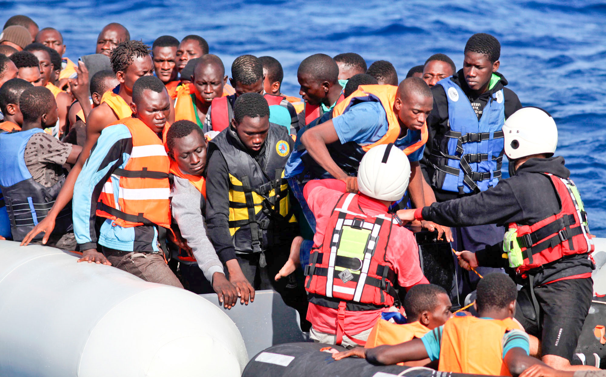 Rescue of refugees in distress at sea: conflict for NGOs and rescuers